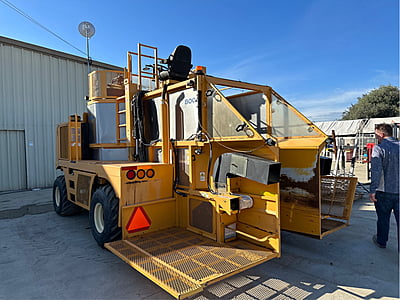 Oxbo 8000 Harvester 2013 (550)